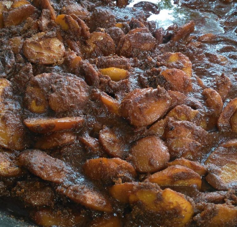 Rumah Rendang Sari Asli, Idola Para Pesohor