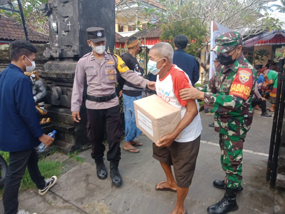 Tradisi Mepeed Nusa Penida Dikawal TNI