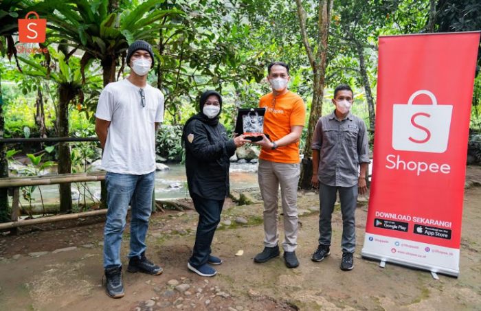 Shopee Tanam Hutan Indonesia Dukung Kelestarian Alam