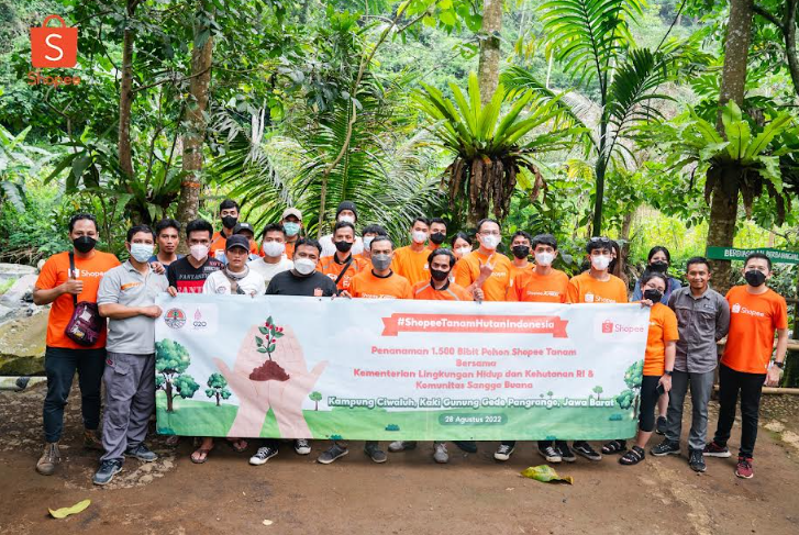 Shopee Tanam Hutan Indonesia Dukung Kelestarian Alam