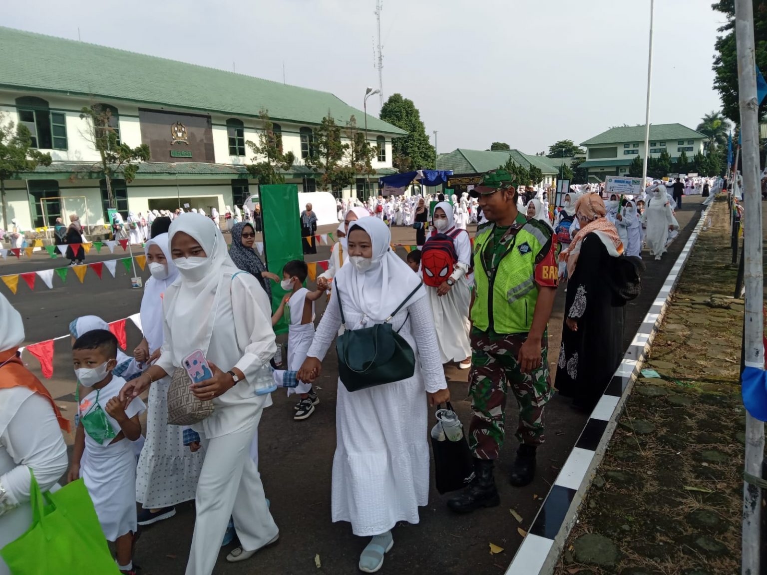 Gemes, Siswa-siswi Paud Se Kota Bogor "Berhaji" di Lapangan Pusdikzi