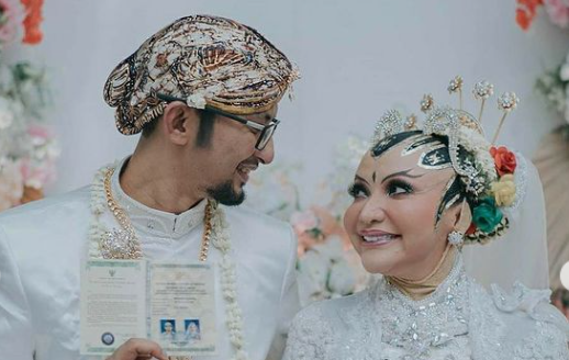 Gugat Cerai Suami, Roro Fitria Blak-Blakan