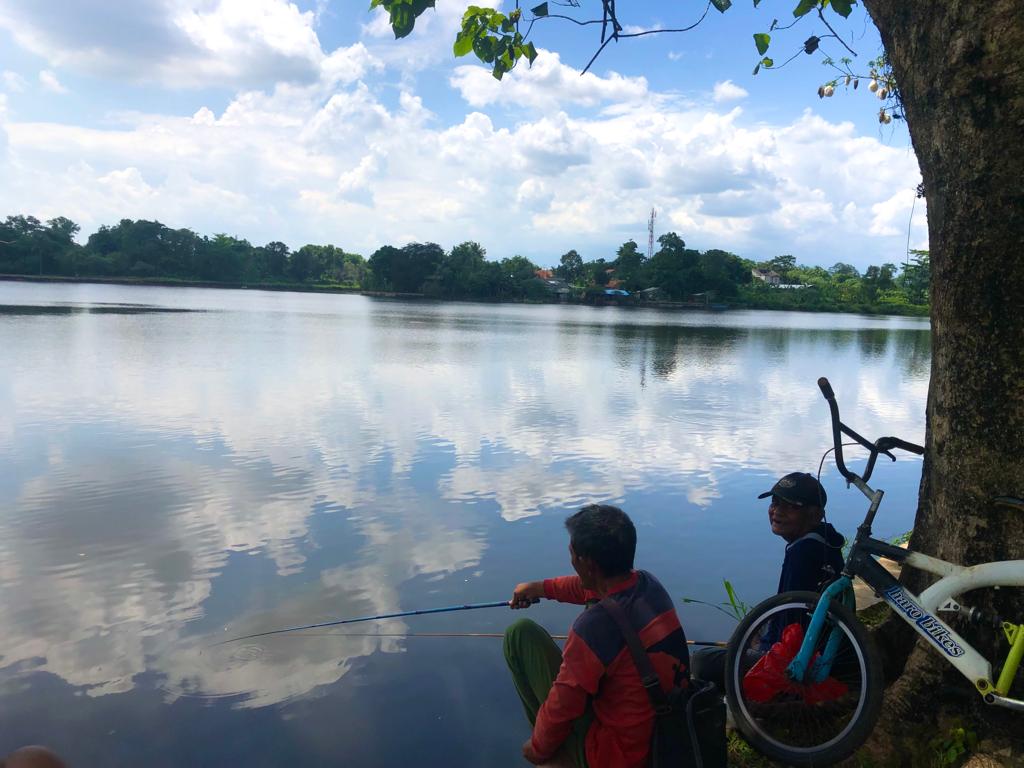 Review Situ Cikaret Cibinong, Tempat Wisata Gratis di Bogor, Mancing ...