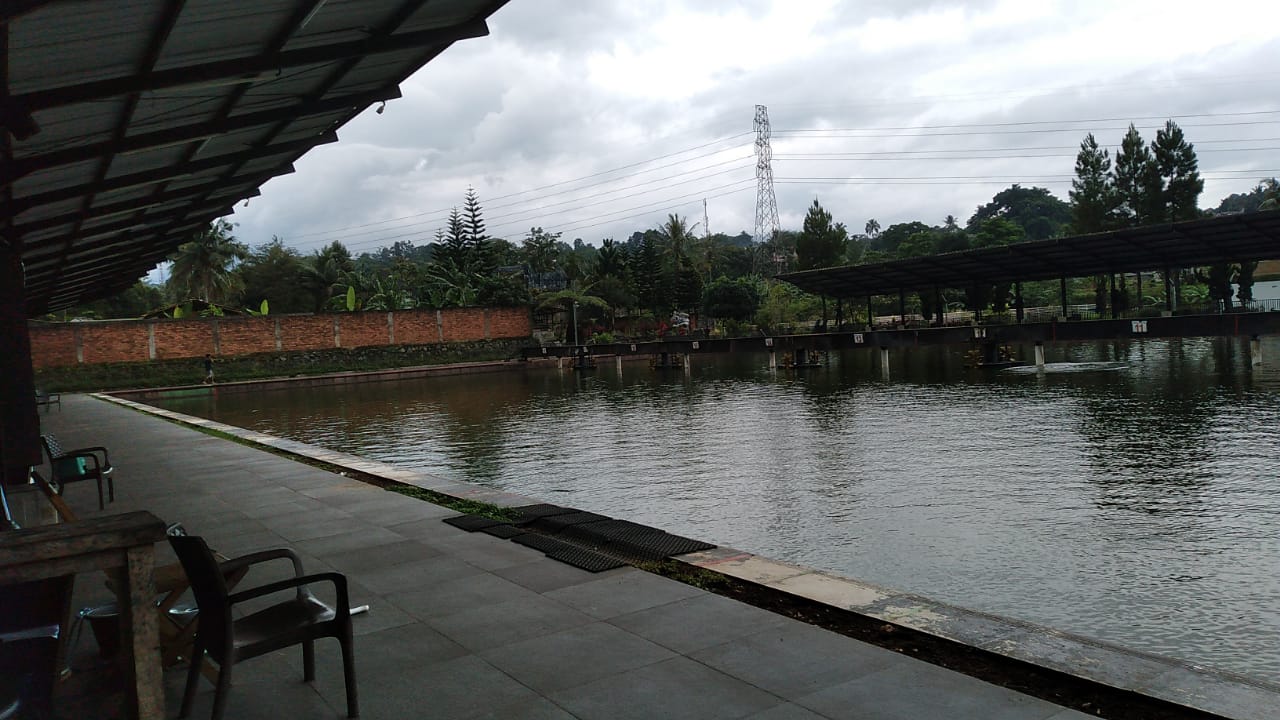 Pemancingan Tirta Gadog, Wisata Sambil Mancing di Puncak