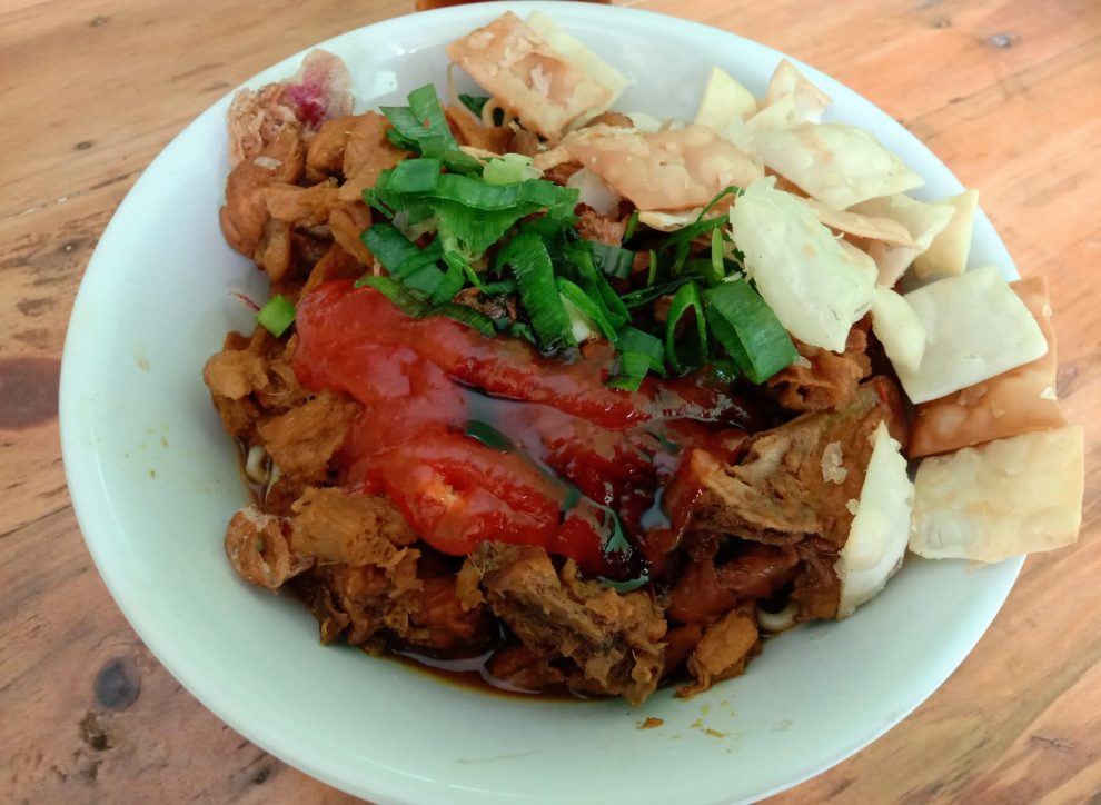 Menikmati Sensasi Mie Ayam Lada Hitam