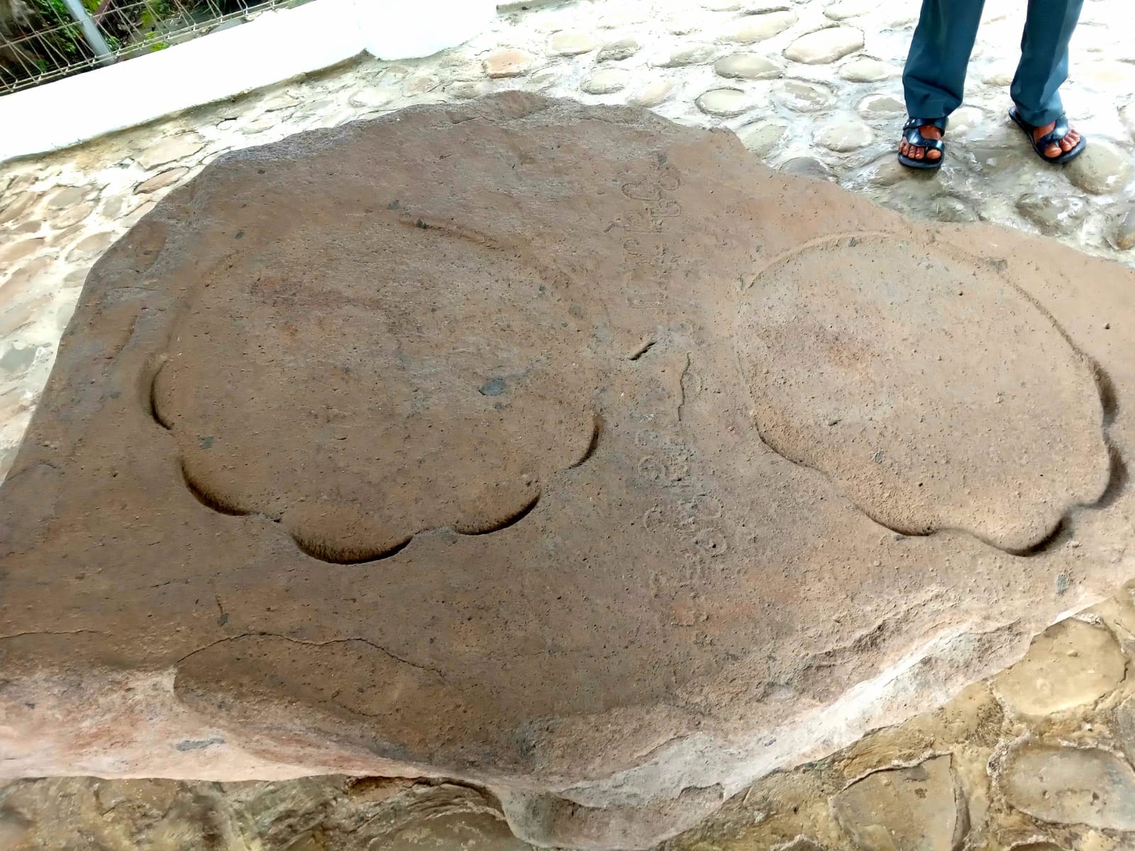 Wisata Bersejarah Kerajaan Tarumanegara di Desa Ciaruteun