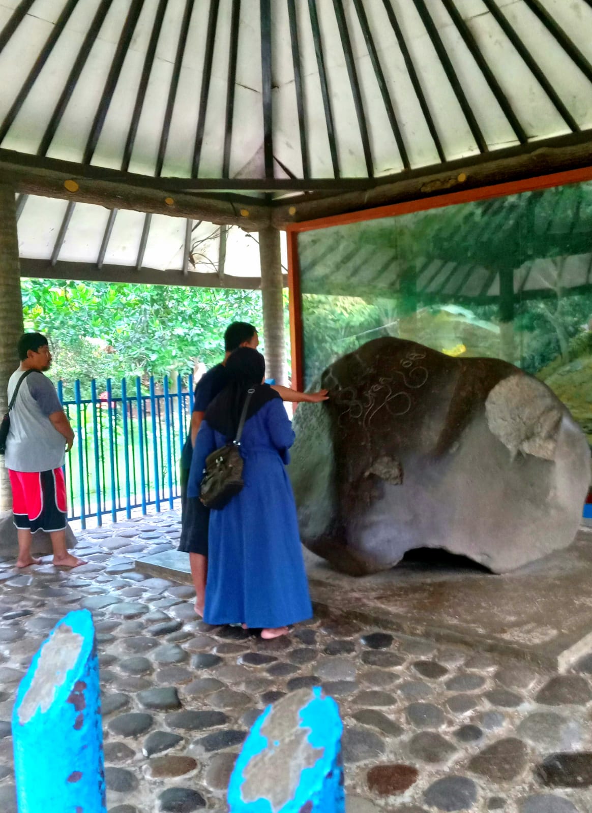 Wisata Bersejarah Kerajaan Tarumanegara di Desa Ciaruteun