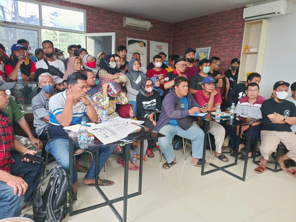 Warga Grand Riscon Padjajaran Geruduk PT Riscon Victory