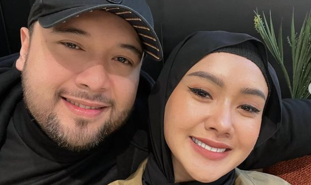 Cita Citata Pamer Buku Nikah, Sah Jadi Istri Didi Mahardika