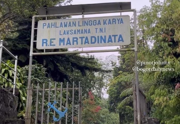 Sejarah Tugu Helikopter atau Monumen RE Martadinata di Puncak