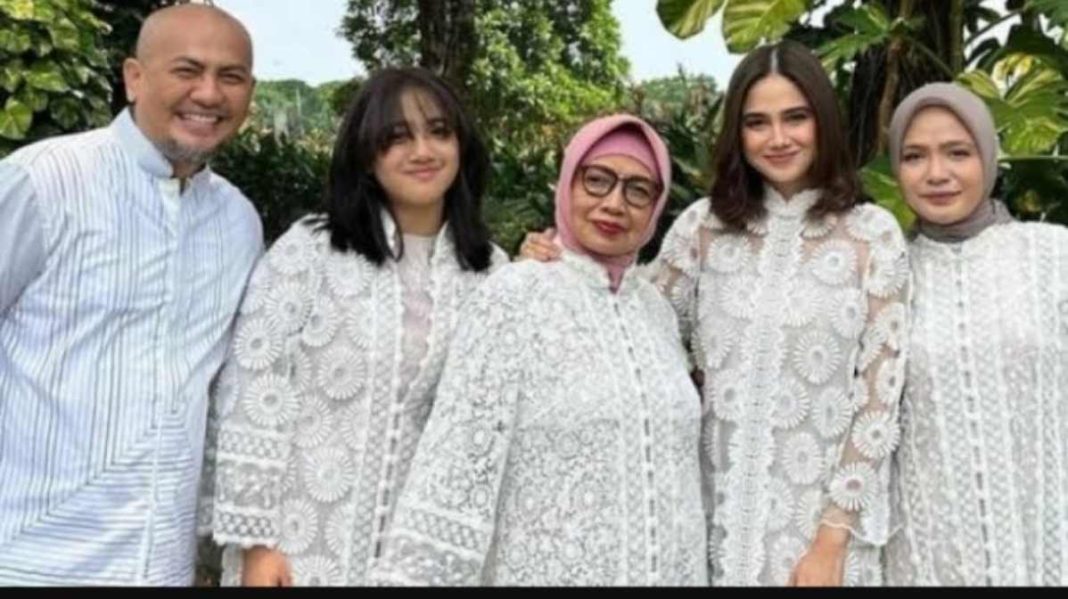 Benarkah Ayah Syifa Hadju Seorang Bule? Ini Jawaban dan Fakta yang ...